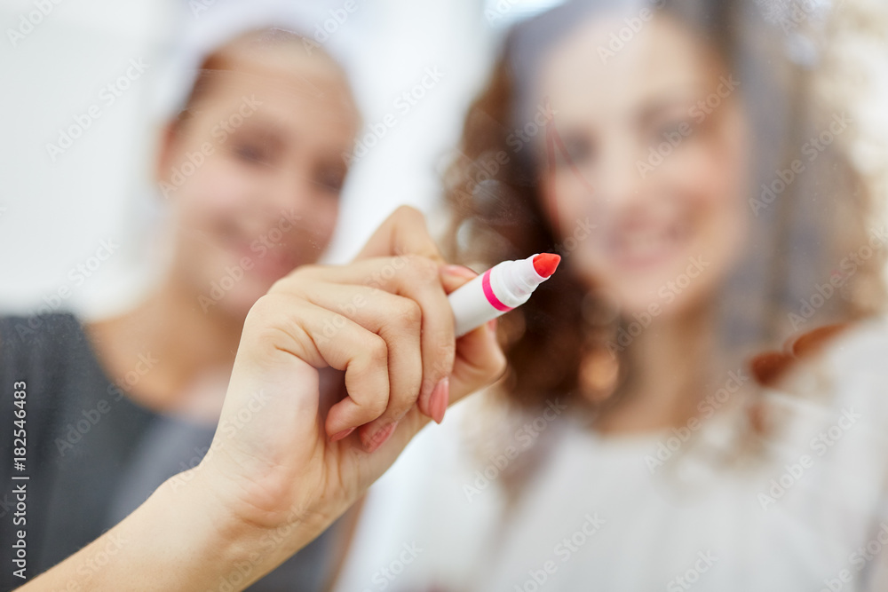 Schreiben mit dem Stift Stock Photo | Adobe Stock