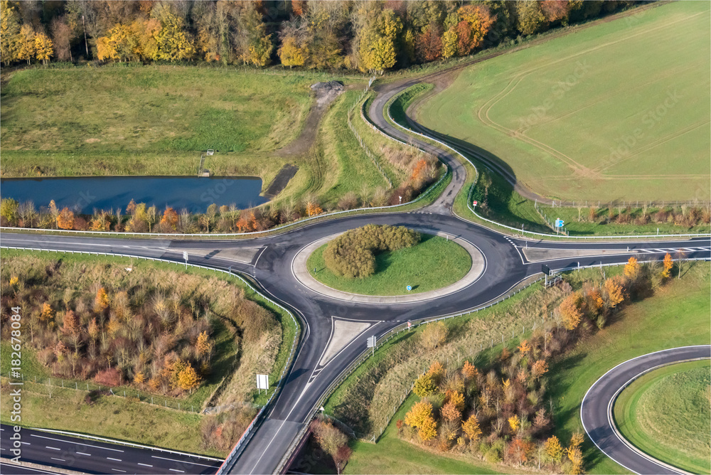 Photo aérienne d'un carrefour routier à Beauval en Seine Maritime en ...