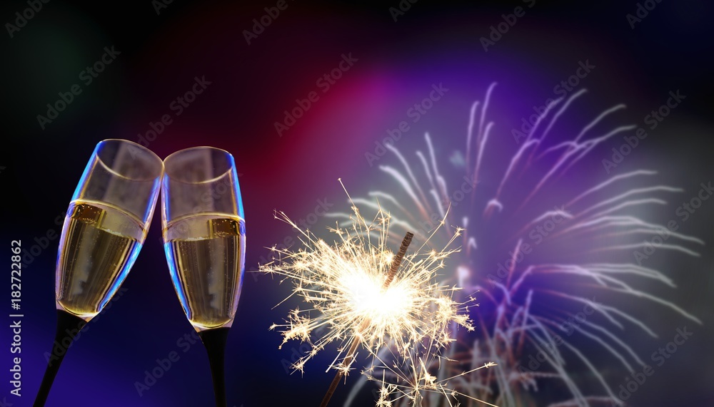Anstoßen - Neujahr / Silvester / Feier Stock-Foto | Adobe Stock