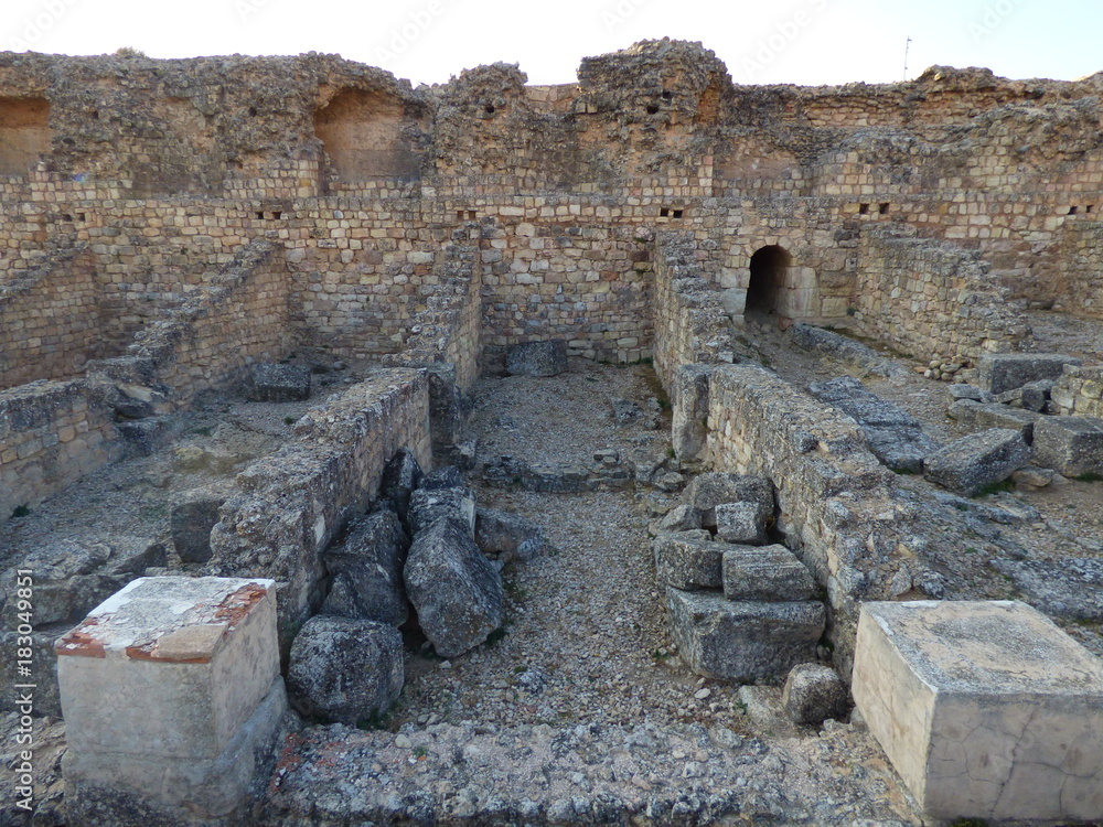 Ruinas de la ciudad romana de Valeria en Cuenca.Yacimiento romano en la ...