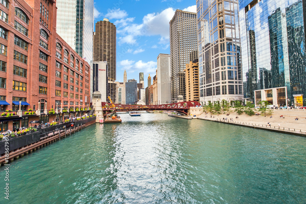 Northern Chicago River Riverwalk on North Branch Chicago River in ...