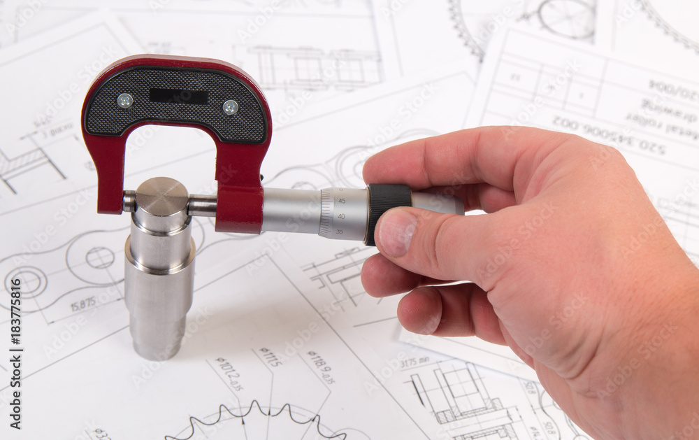 Foto de Technical drawing, micrometer and driving roller chain ...