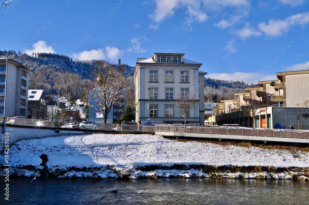 Stadt Adliswil im Sihltal, Kanton Zürich im Winter, mit Schnee, Schweiz ...