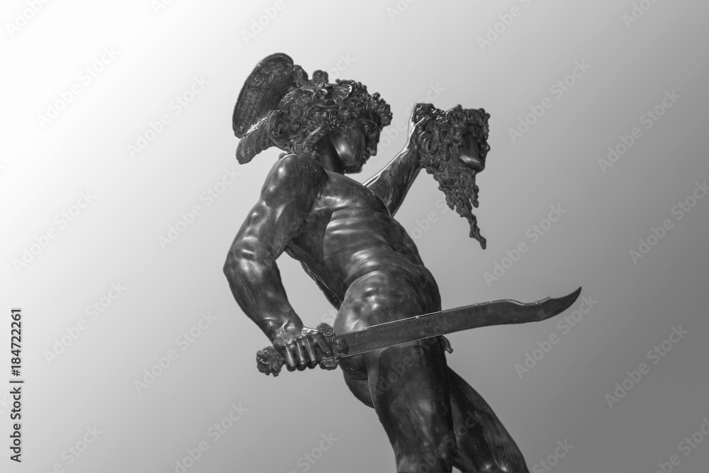 Statua bronzea "Perseo con la testa di Medusa" Stock Photo | Adobe Stock