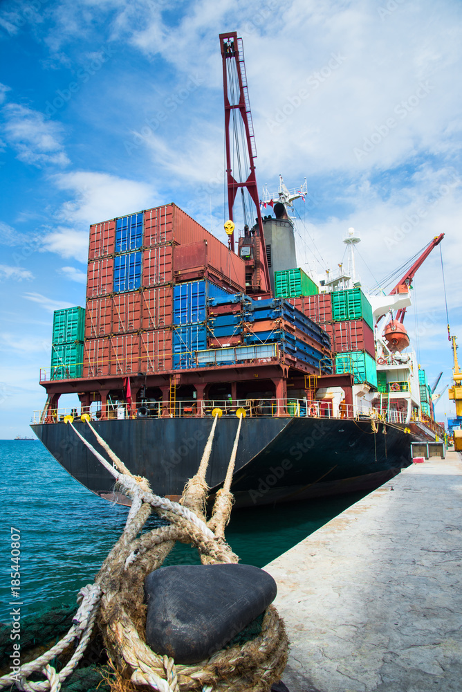 containers units loading at aft bay accomodation base on priority of ...