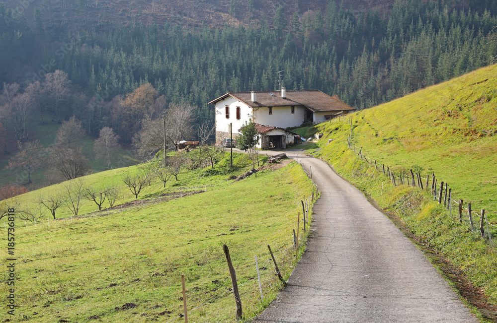 paisaje rural país vasco 4M0A1427-f17 Stock-Foto | Adobe Stock