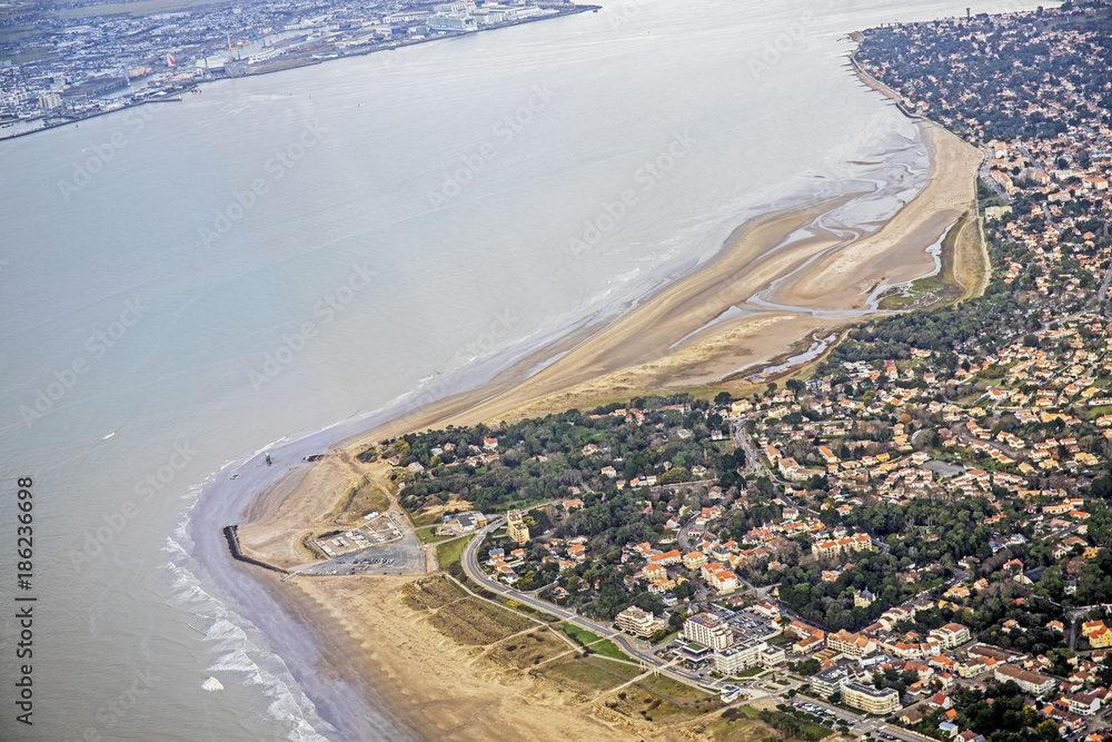loire et océan atlantique vue du ciel sky view Stock-Foto | Adobe Stock