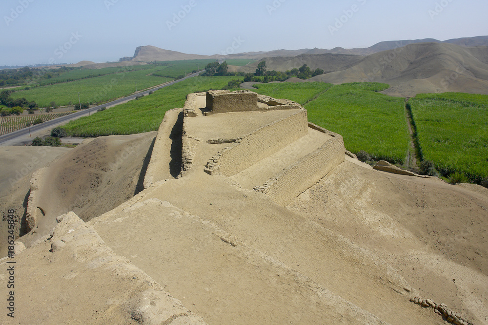 Paramonga - a city constructed at the border of the former Kingdom of ...