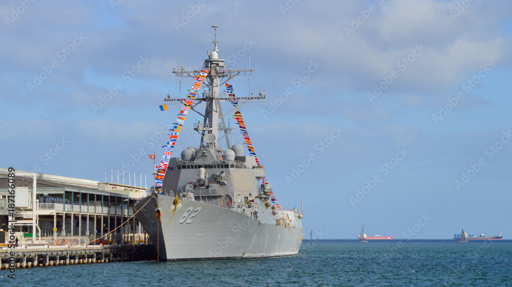 USS Lassen, Arleigh Burke-class guided-missile destroyer, on the ...