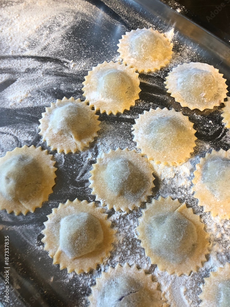 tortellini tortelli pasta fresca chef cuoco cucina tirare la pasta ...