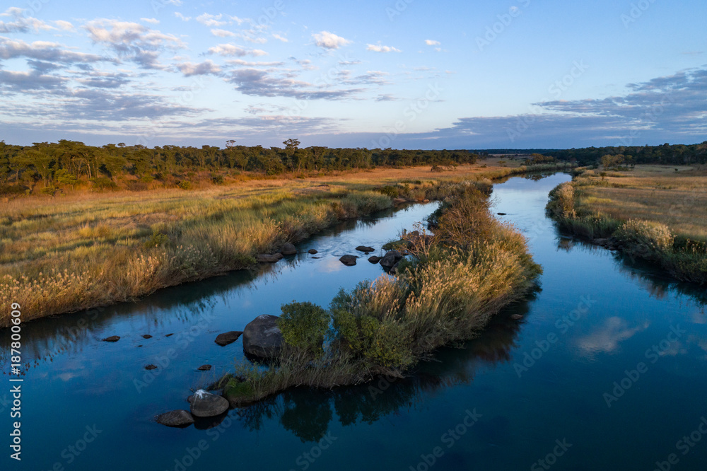 Foto de Rio Cubango ao final do dia, província de Cuando-Cubango ...