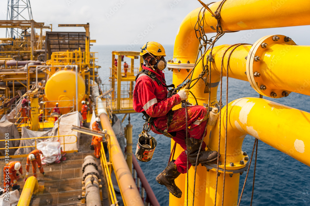 Offshore worker in the oil and gas industry in Angola foto de Stock ...