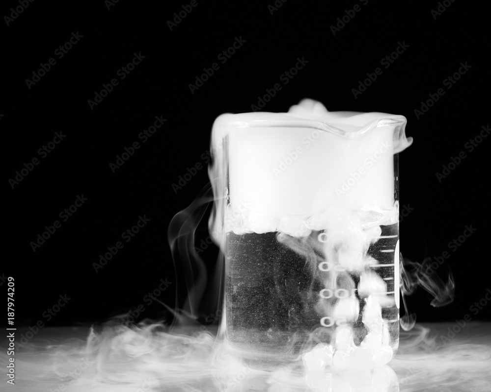 Science study into the reaction of dry ice and water Stock Photo ...