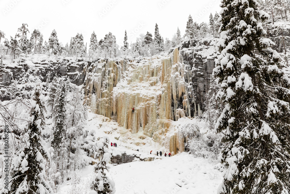 Foto de Korouoma Icefalls in The Korouoma Nature Reserve, Finland ...