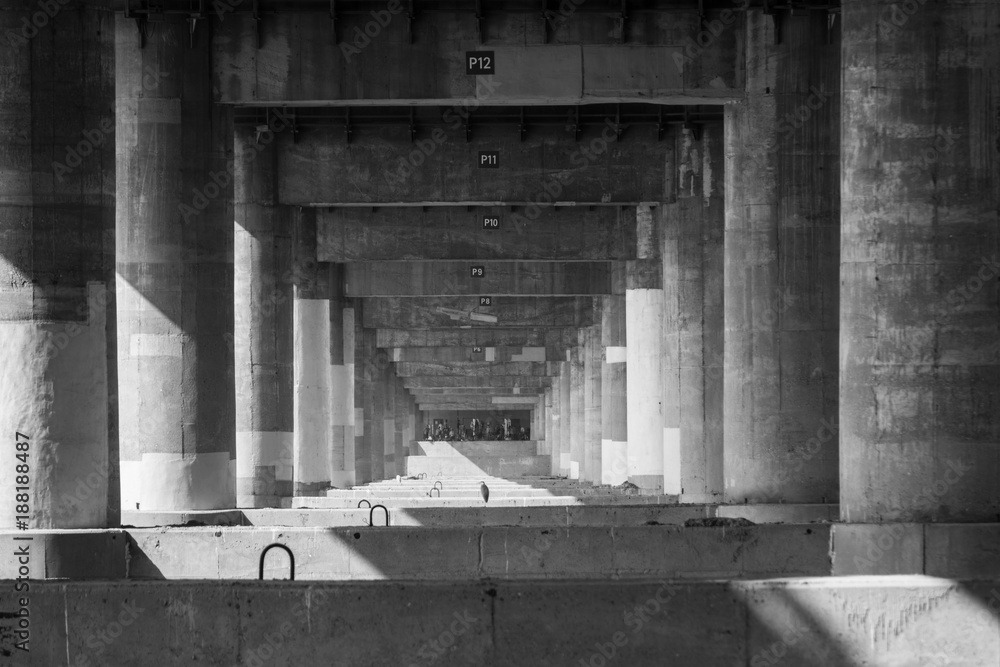 Foto de bridge pillars do Stock | Adobe Stock