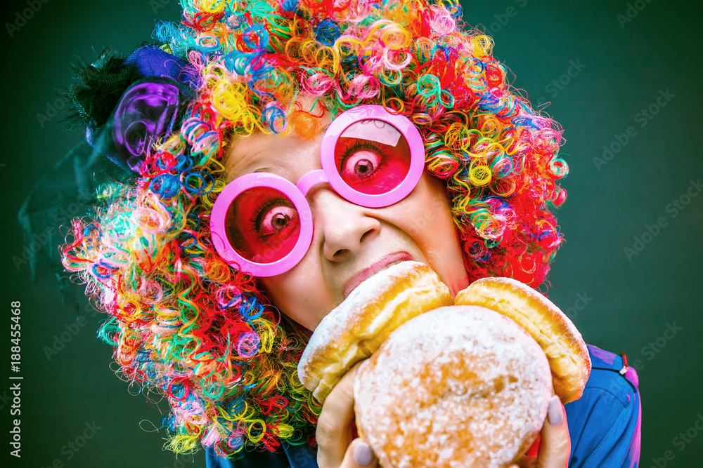 Faschings Krapfen (Lüstige Frau und Mann) Stock Photo | Adobe Stock