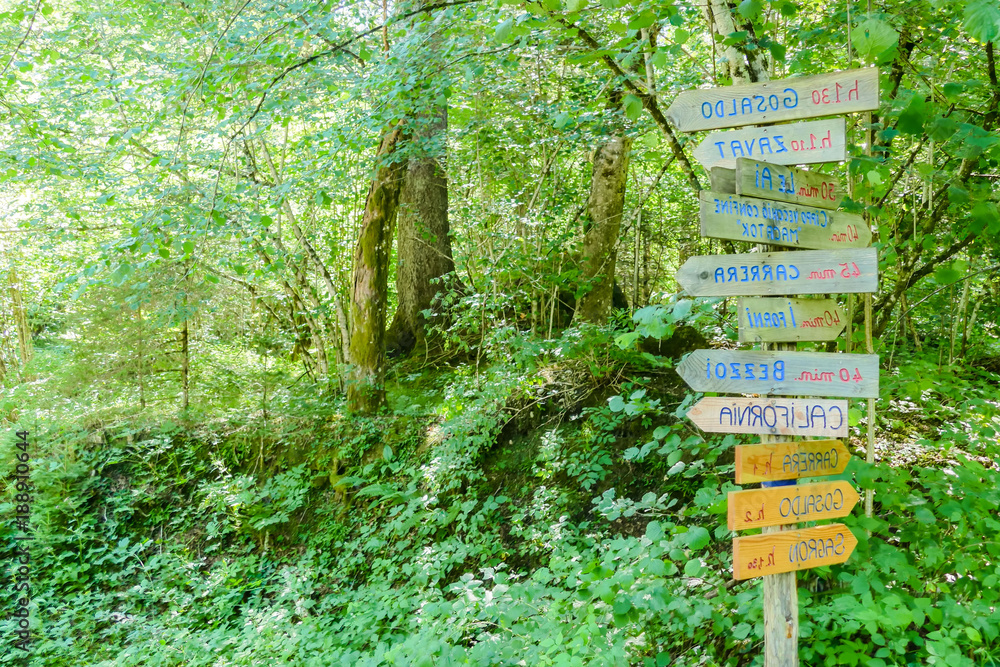 pathway sign in National Park Tre Cime di Lavaredo Dolomiti Stock Photo ...