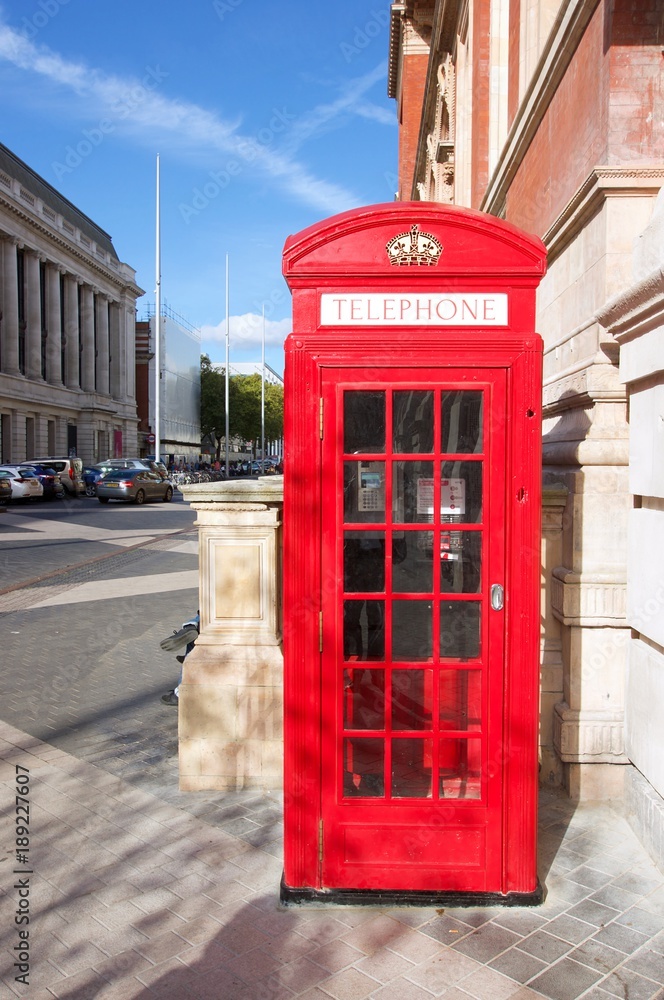 Classic Red Telephone Booth (and crown) in Central London, England ...