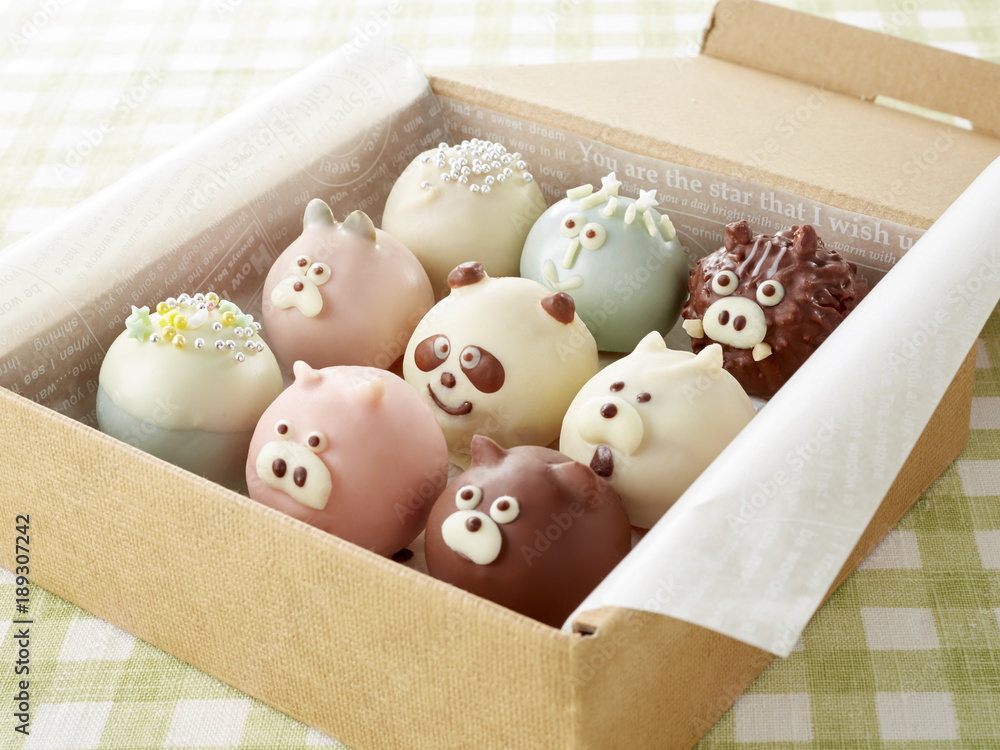 動物さんたち大集合!（ドーナツ） Stock Photo | Adobe Stock