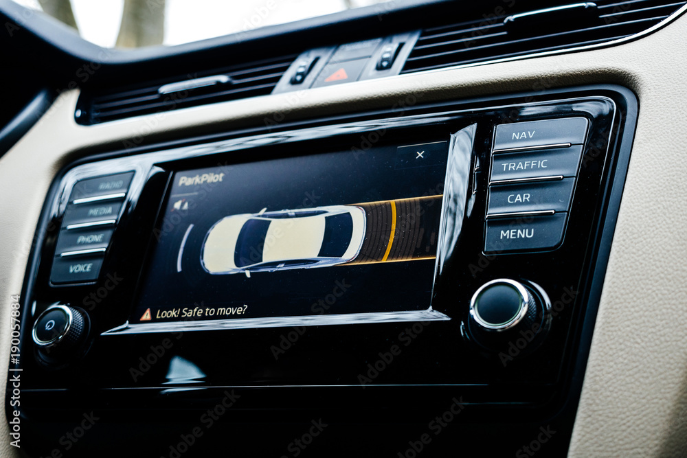 Foto de Car dashboard display showing next maneuver on the screen using ...
