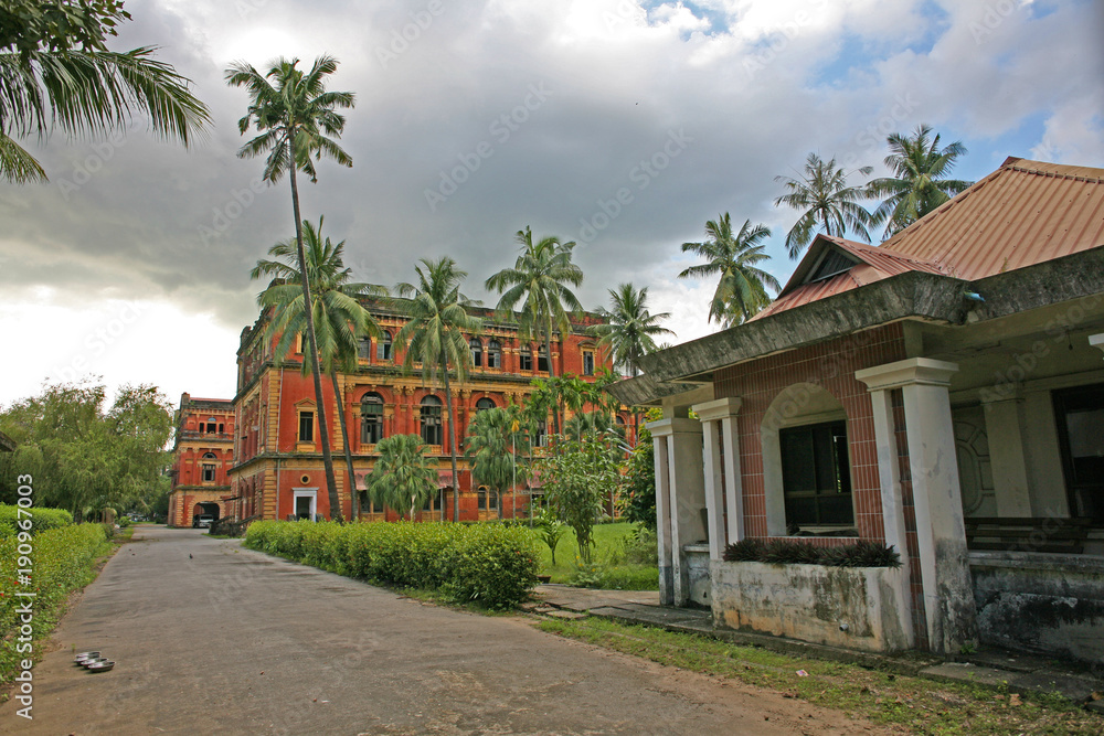 The home and former administrative seat of British Burma, in downtown ...