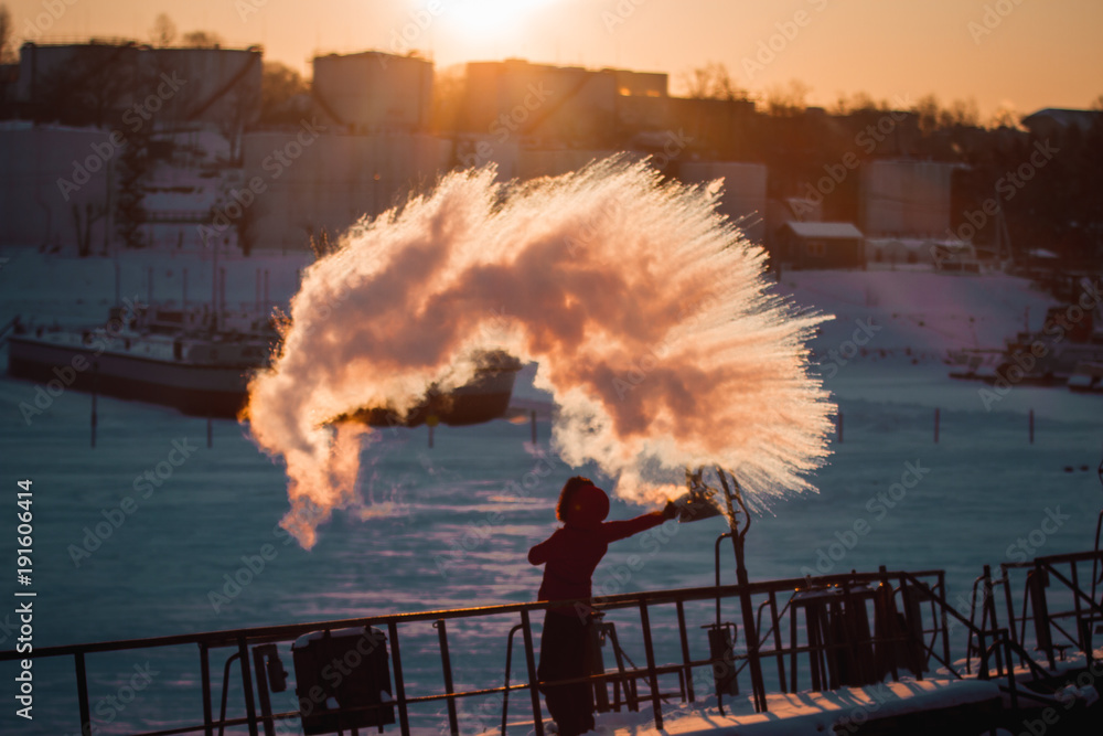 Insanely beautiful natural effect of turning boiling water into steam ...