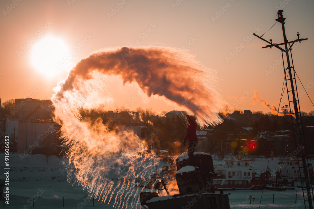 Insanely beautiful natural effect of turning boiling water into steam ...
