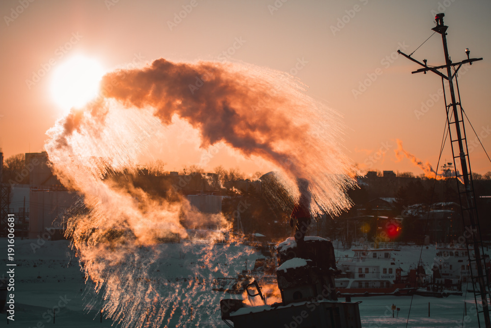 Insanely beautiful natural effect of turning boiling water into steam ...