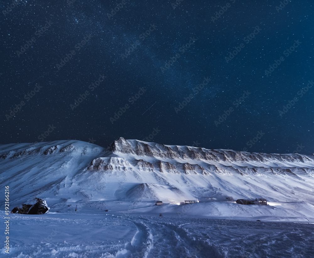 Arctic Night Wallpaper
