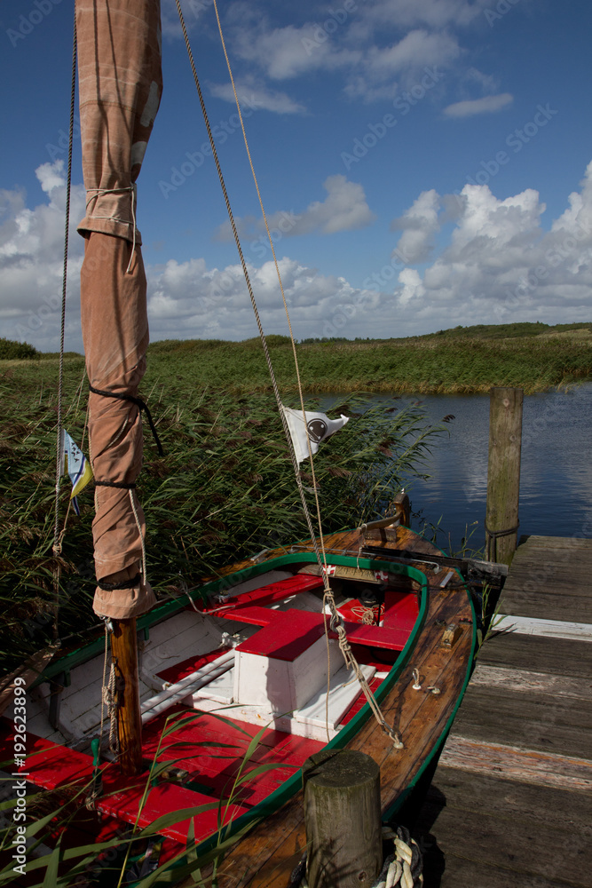 Altes Segelboot am Bootssteg Stock Photo | Adobe Stock