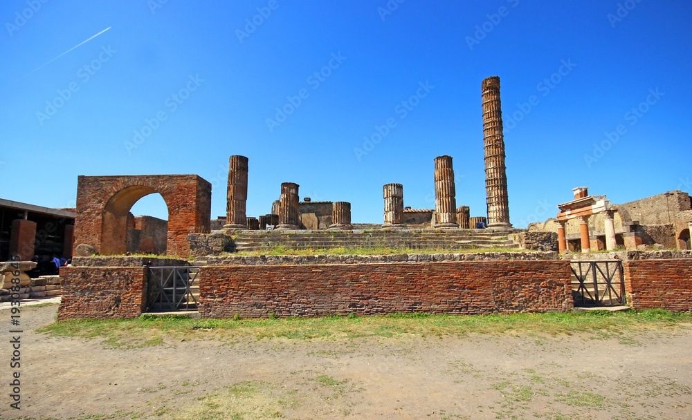 Roman archeologic ruins of the lost city of Pompeii, Italy Stock Photo ...