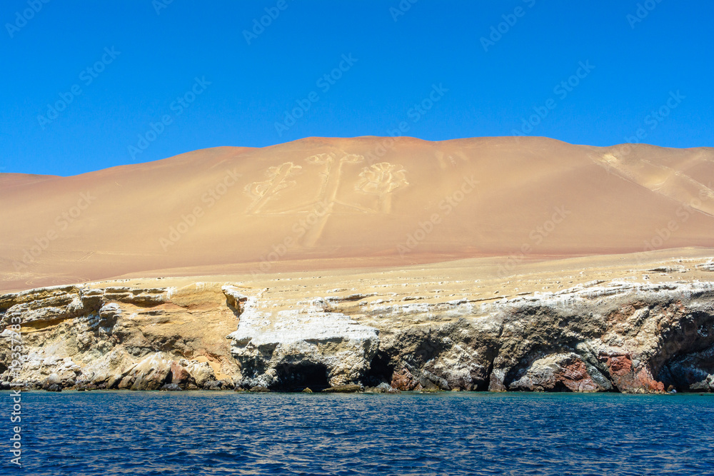 Large-scale geoglyph Candelabrum figure in Paracas national park, Peru ...