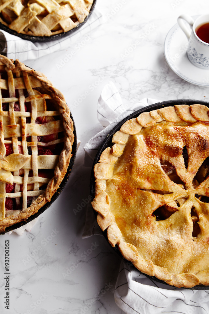 Pie crust design ideas - various ways of pie decoration with lattice ...