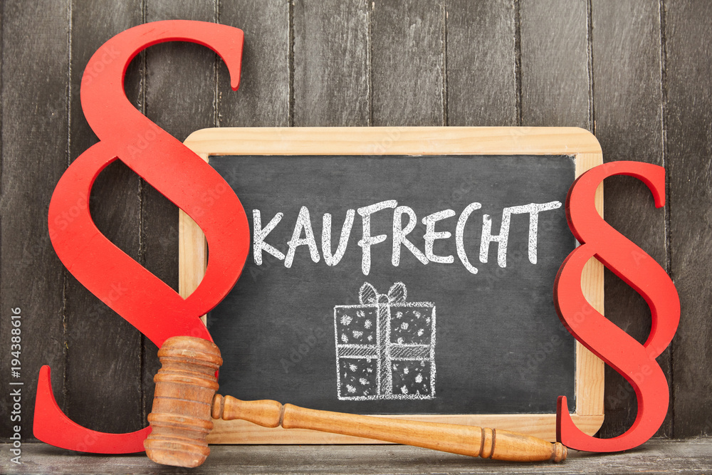Recht und Gesetz Konzept mit leerer Tafel und Richterhammer Stock Photo ...