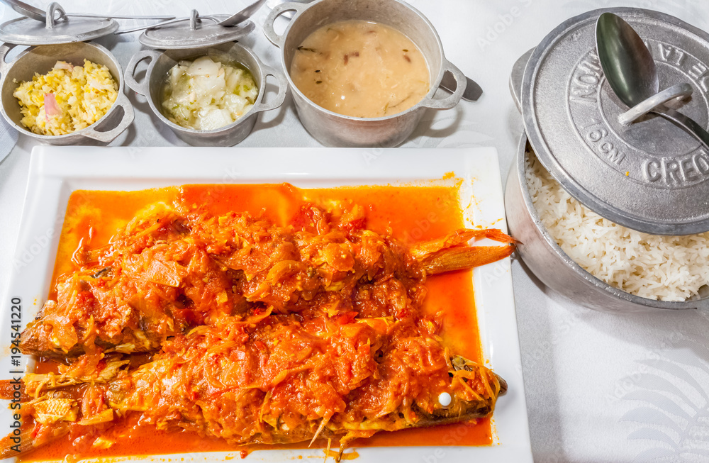 repas créole, cari poisson rouge, île de la Réunion Photos | Adobe Stock