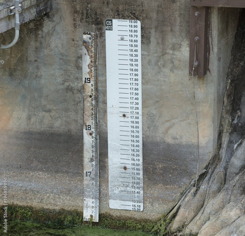 rain gauge helps chart rainfall and weather conditions foto de Stock ...