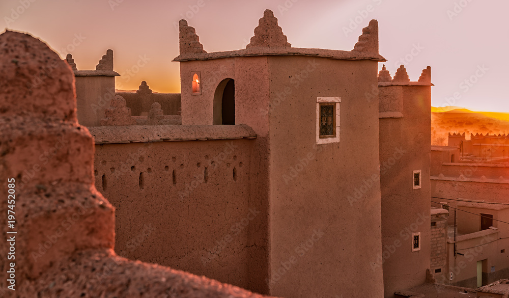Foto de Traditional Moroccan architecture made of adobe bricks from ...