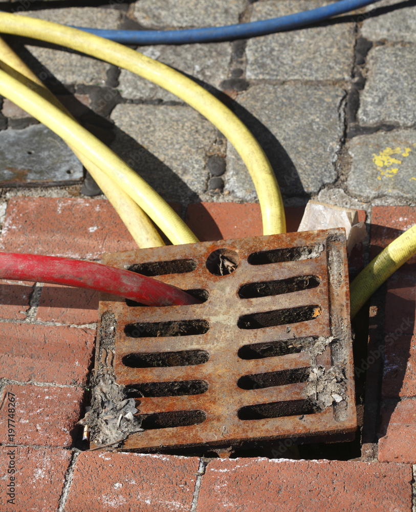 Kanaldeckel Stock-Foto | Adobe Stock