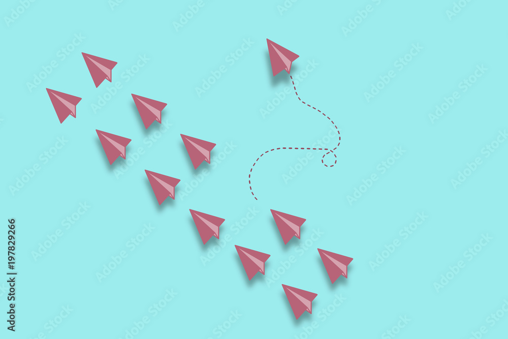 Minimal drawing business concept for different thinking and team leader ...