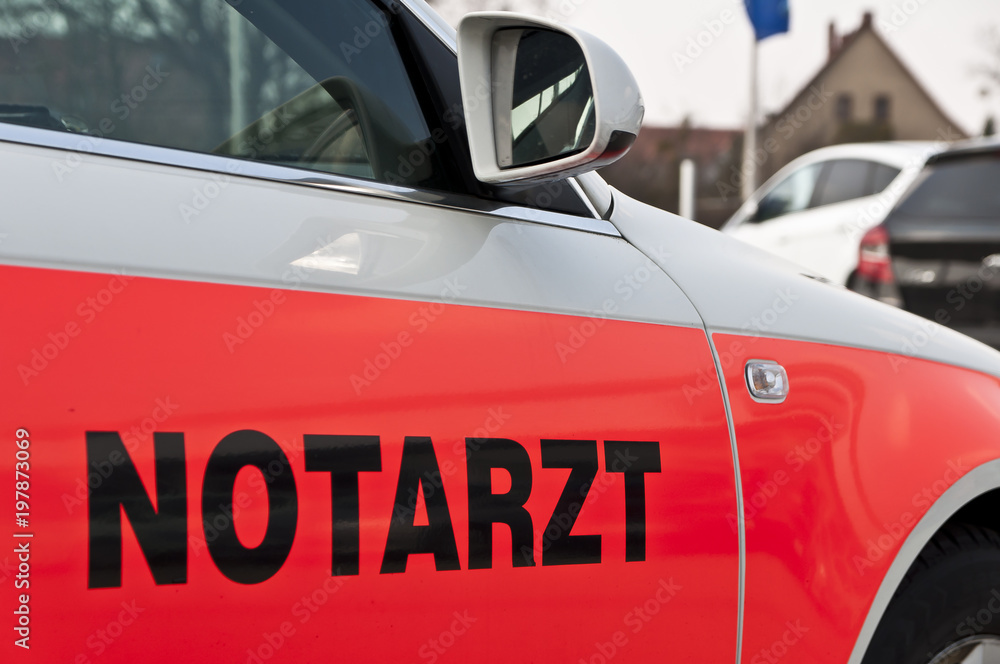 Notarzt-Notruf Stock-Foto | Adobe Stock