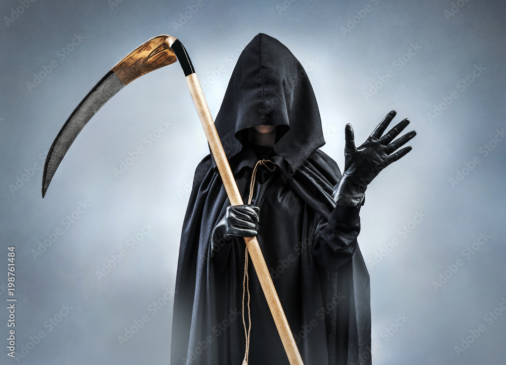 Foto de Grim Reaper welcomes you. Photo of silhouette grim reaper ...