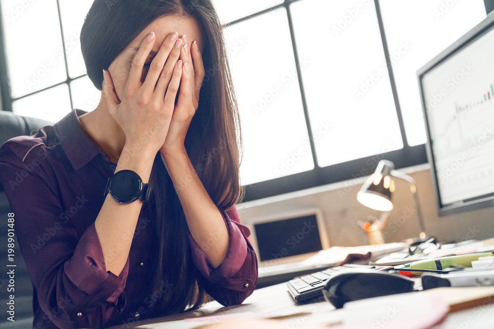 Cry, unhappy, bad mood. Woman closed hands her face foto de Stock ...