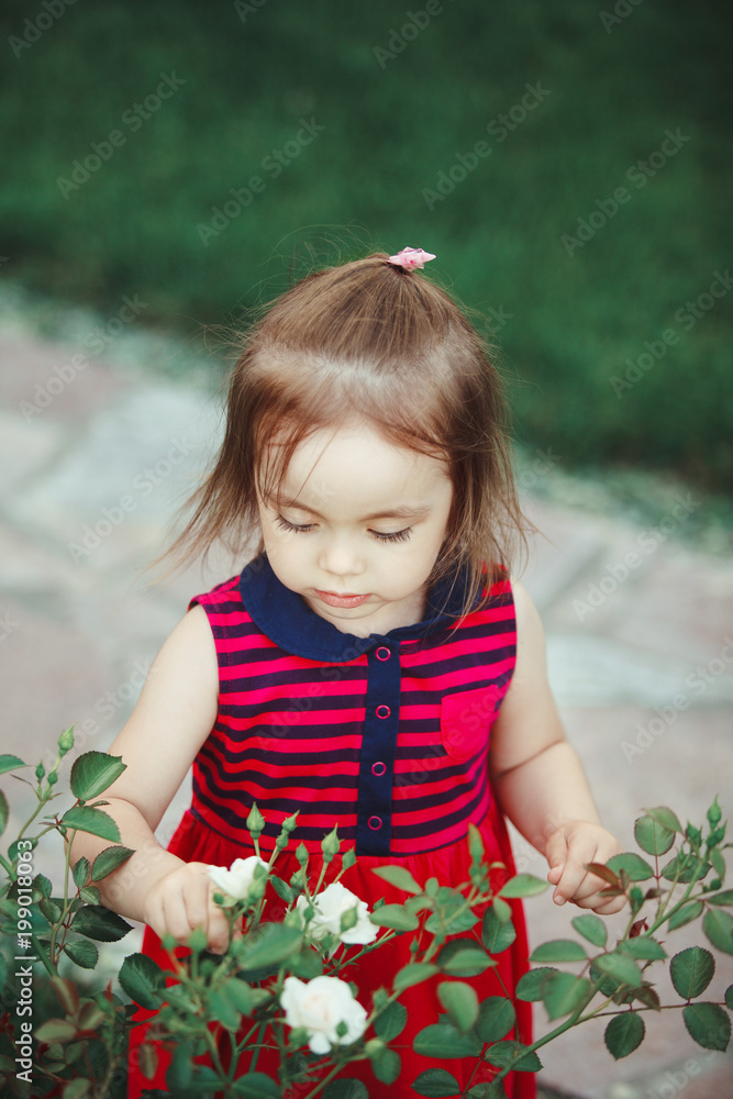 Cute Baby Pictures With Roses