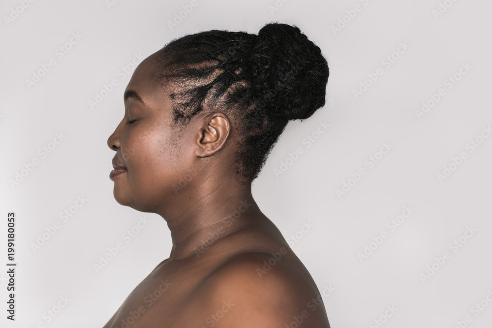 Profile of a young African woman with beautiful skin Stock Photo ...