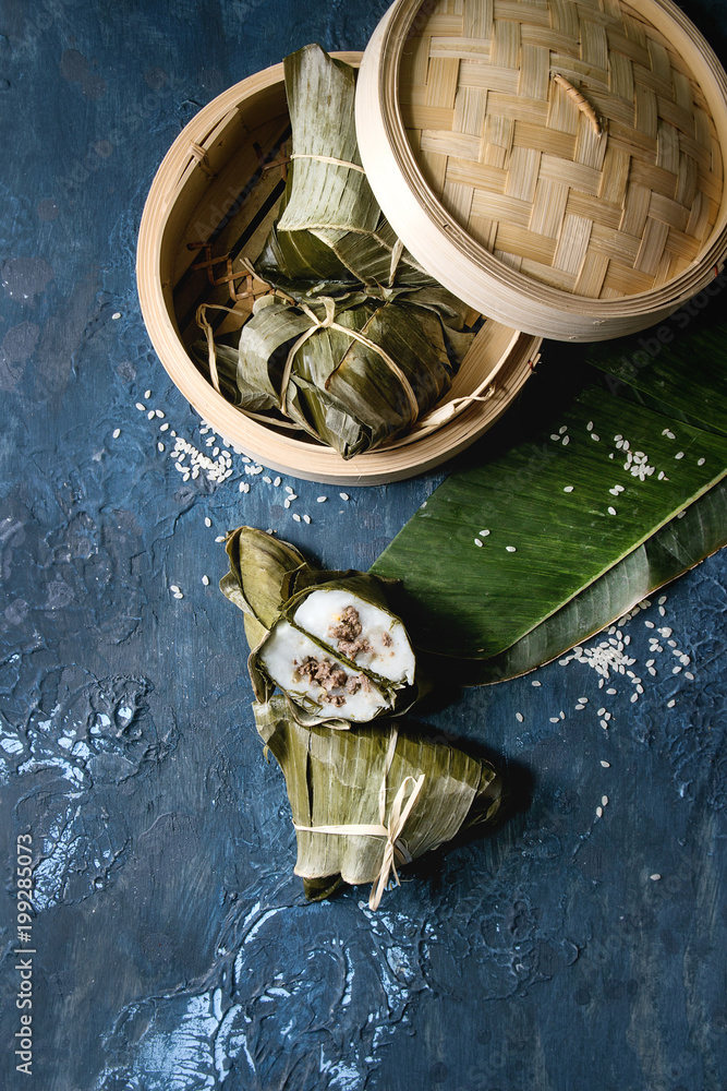 Fotka „Asian rice piramidal steamed dumplings from rice tapioca flour ...