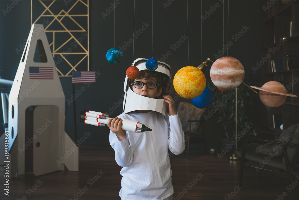 Cardboard Astronaut