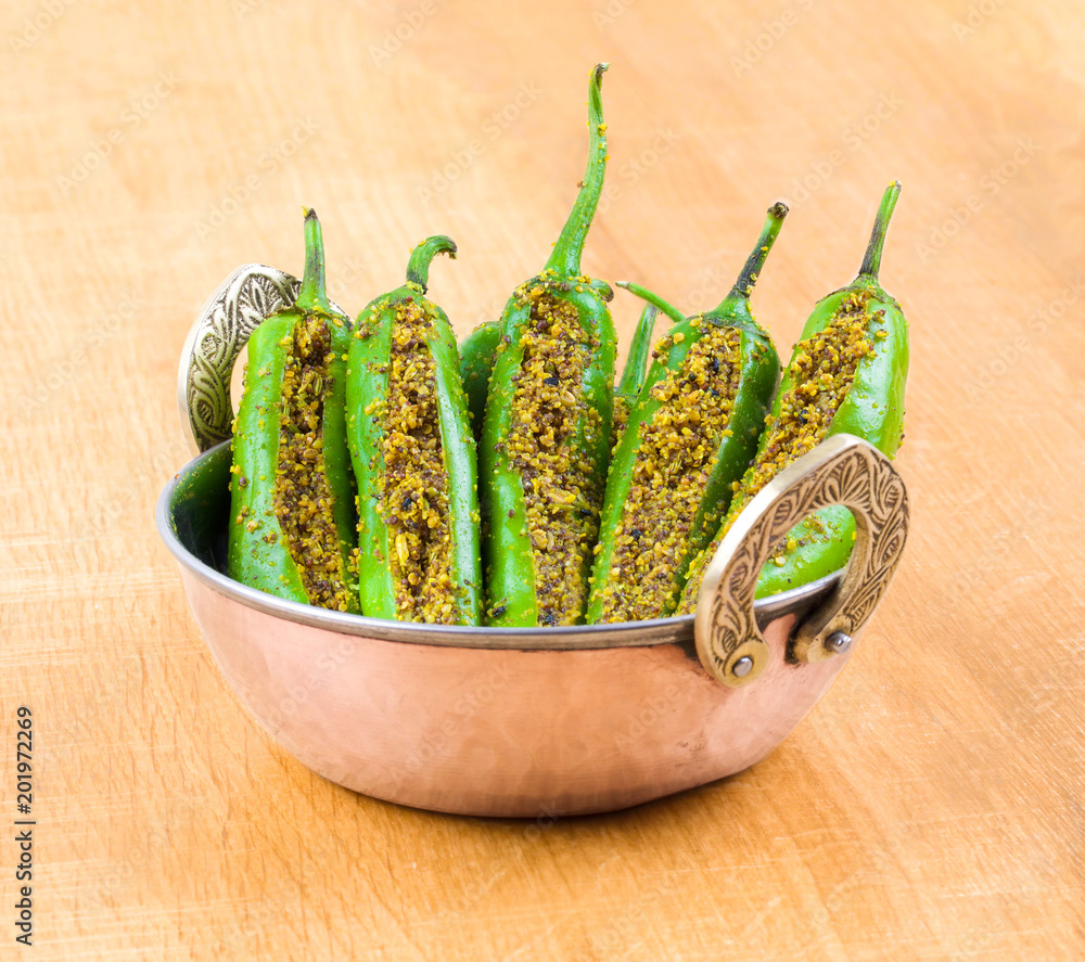 Foto de Indian Spicy Green Chilli Pickle Also Know as Mirchi Ka Achaar ...