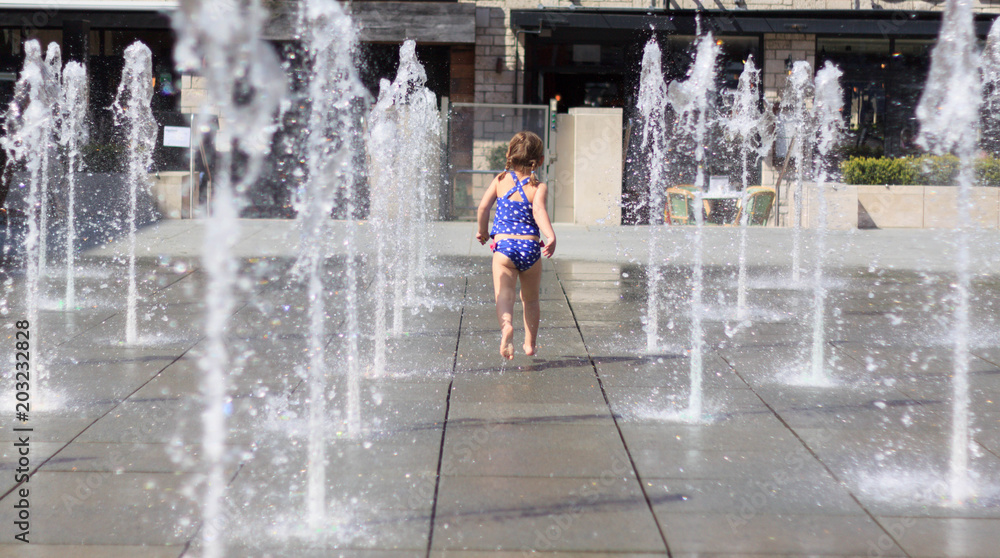 Fountain Swimmer Girls