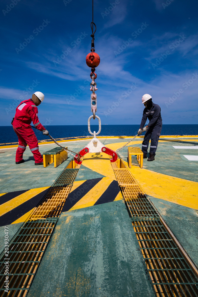 Foto de Crane inspector, crane inspector on the job inspec crane ...