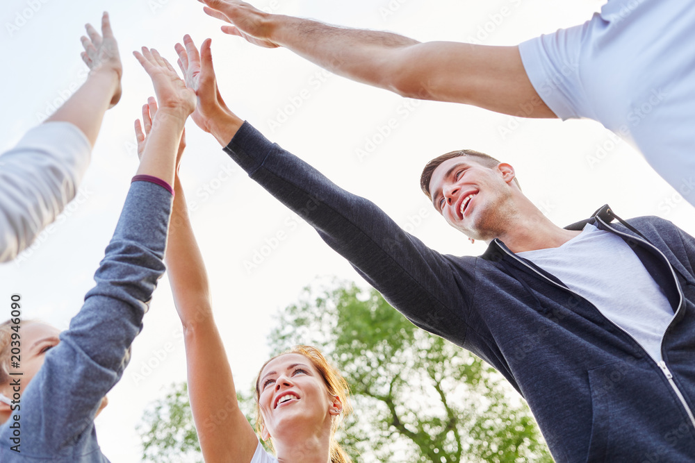 Junge Leute motivieren sich Stock Photo | Adobe Stock